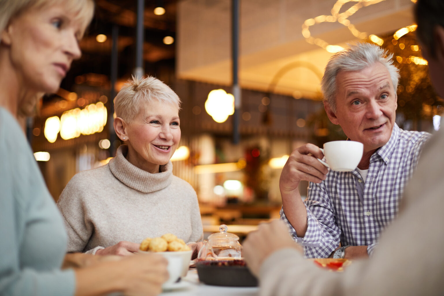 The Pros and Cons of Independent Senior Living | True Connection ...
